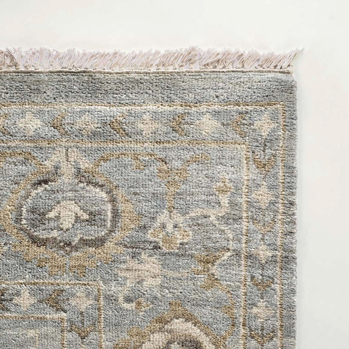 Easy Persian Rug Home Care and Cleaning Tips – Resonnaire Home